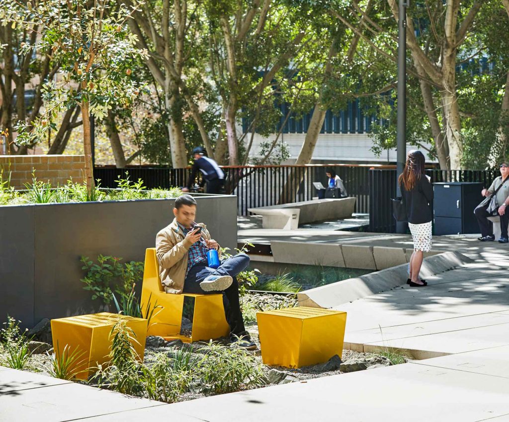 THE GOODS LINE - Revista Landuum