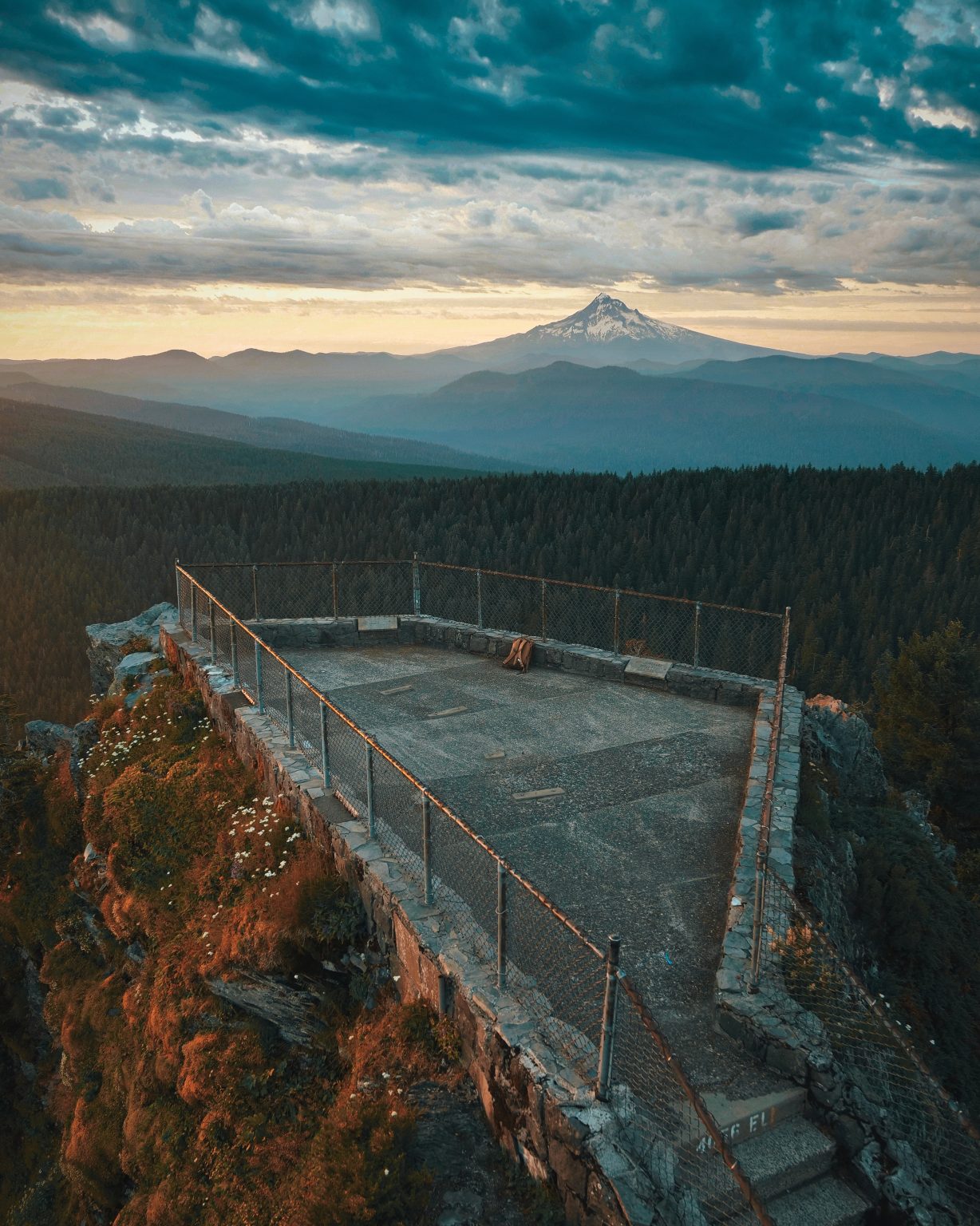 The Terrace, a Viewpoint towards the Landscape - Revista Landuum